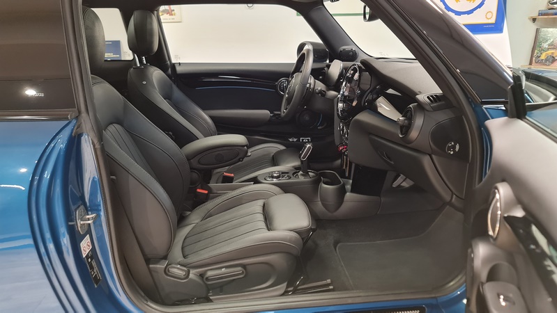 Mini Cooper - Héritage Automobiles